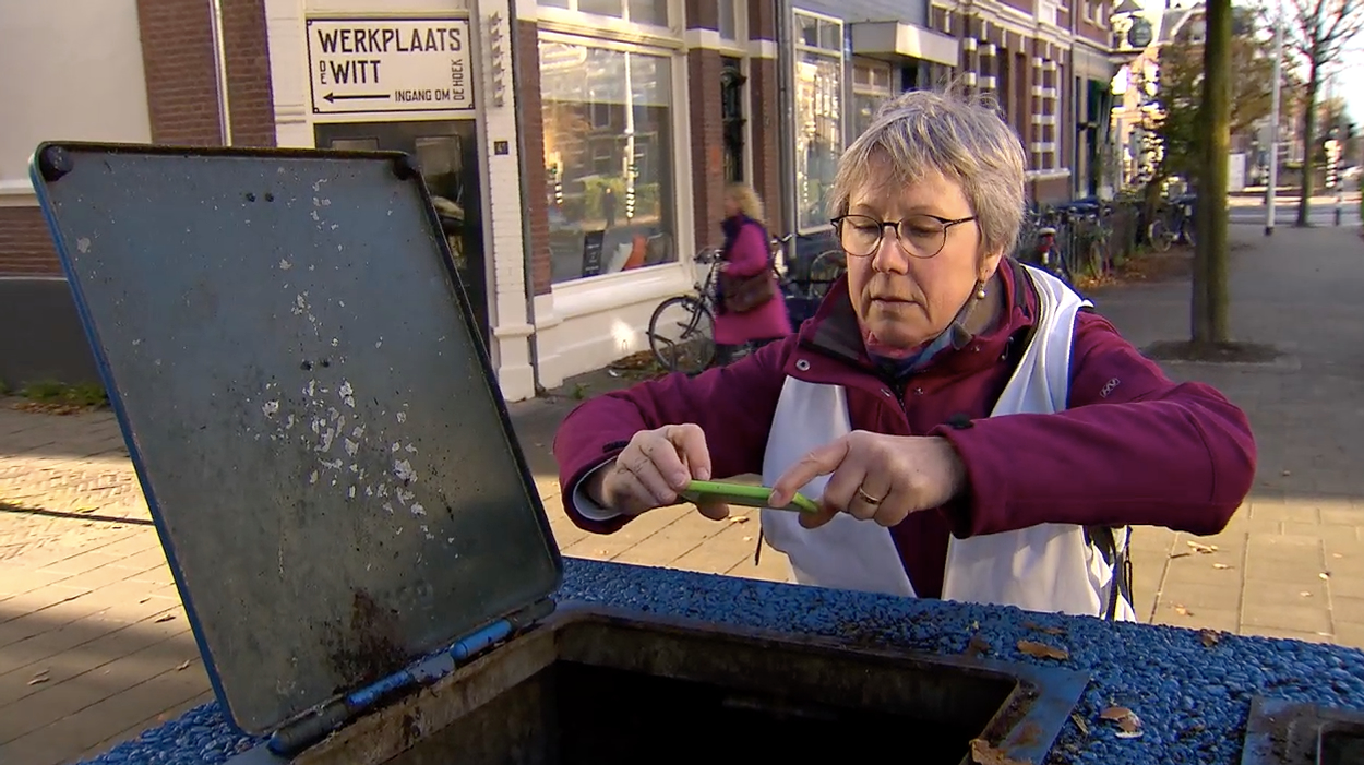Een dag in het leven van afvalcoach Christine - Kassa - BNNVARA