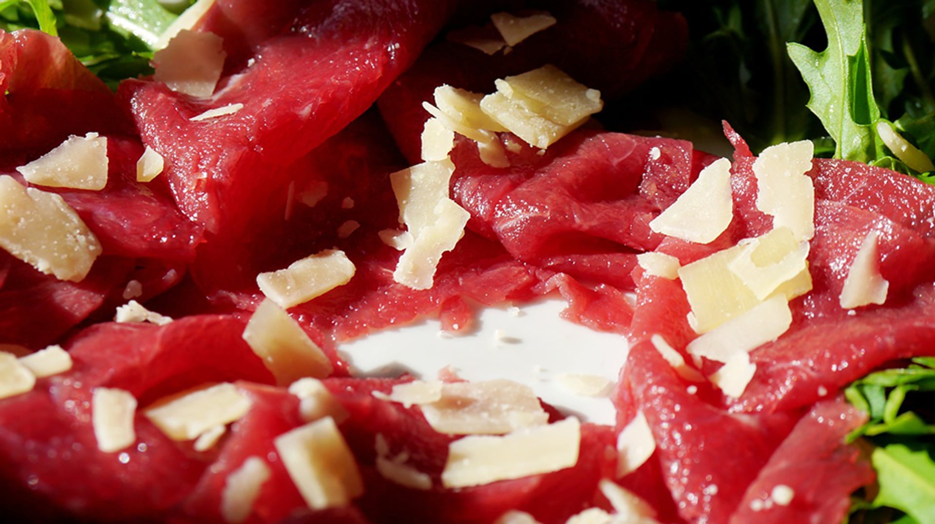 Dirk van den Broek haalt carpaccio uit de schappen - Kassa - BNNVARA